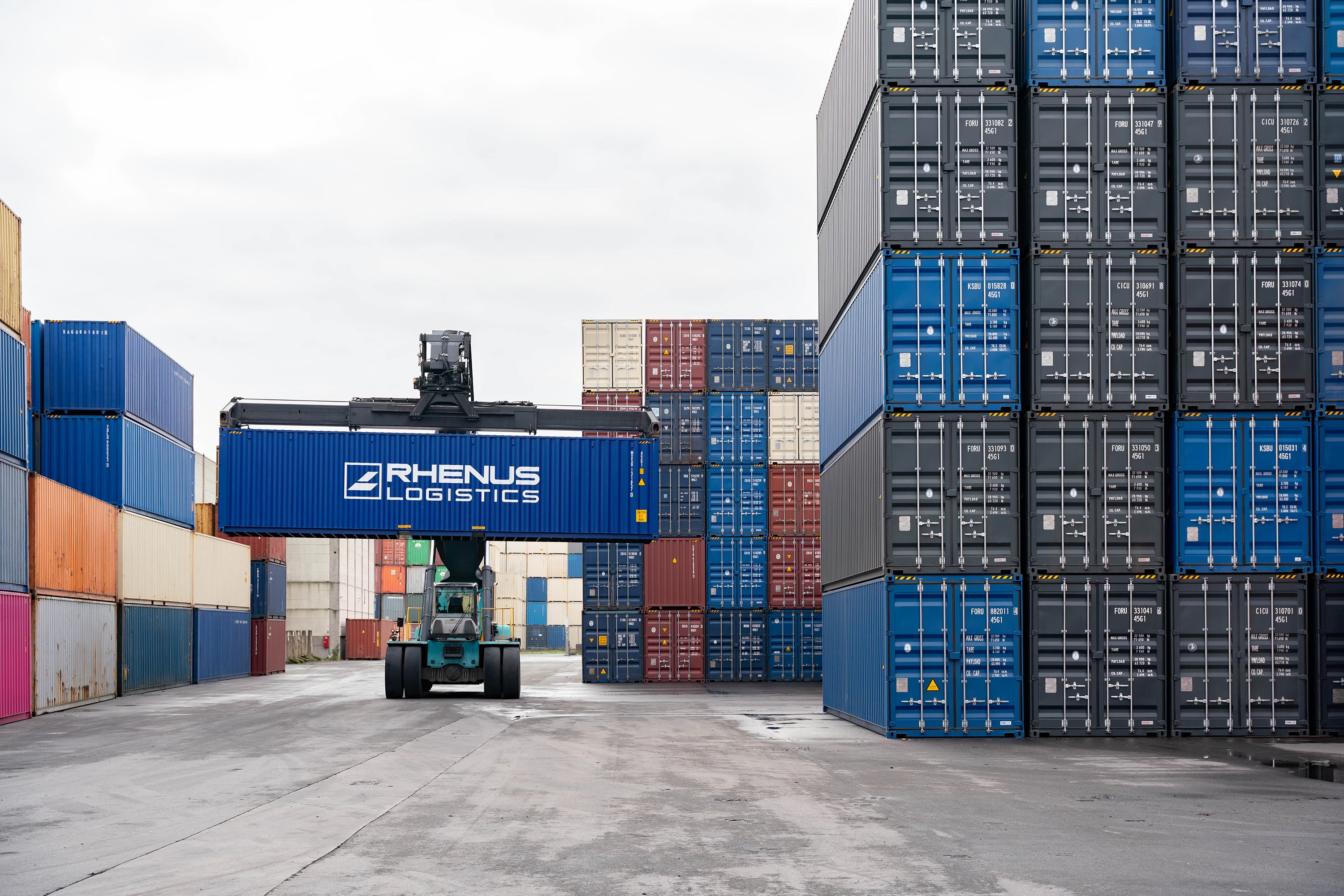 Container sizes - customized solutions for your needs | Rhenus