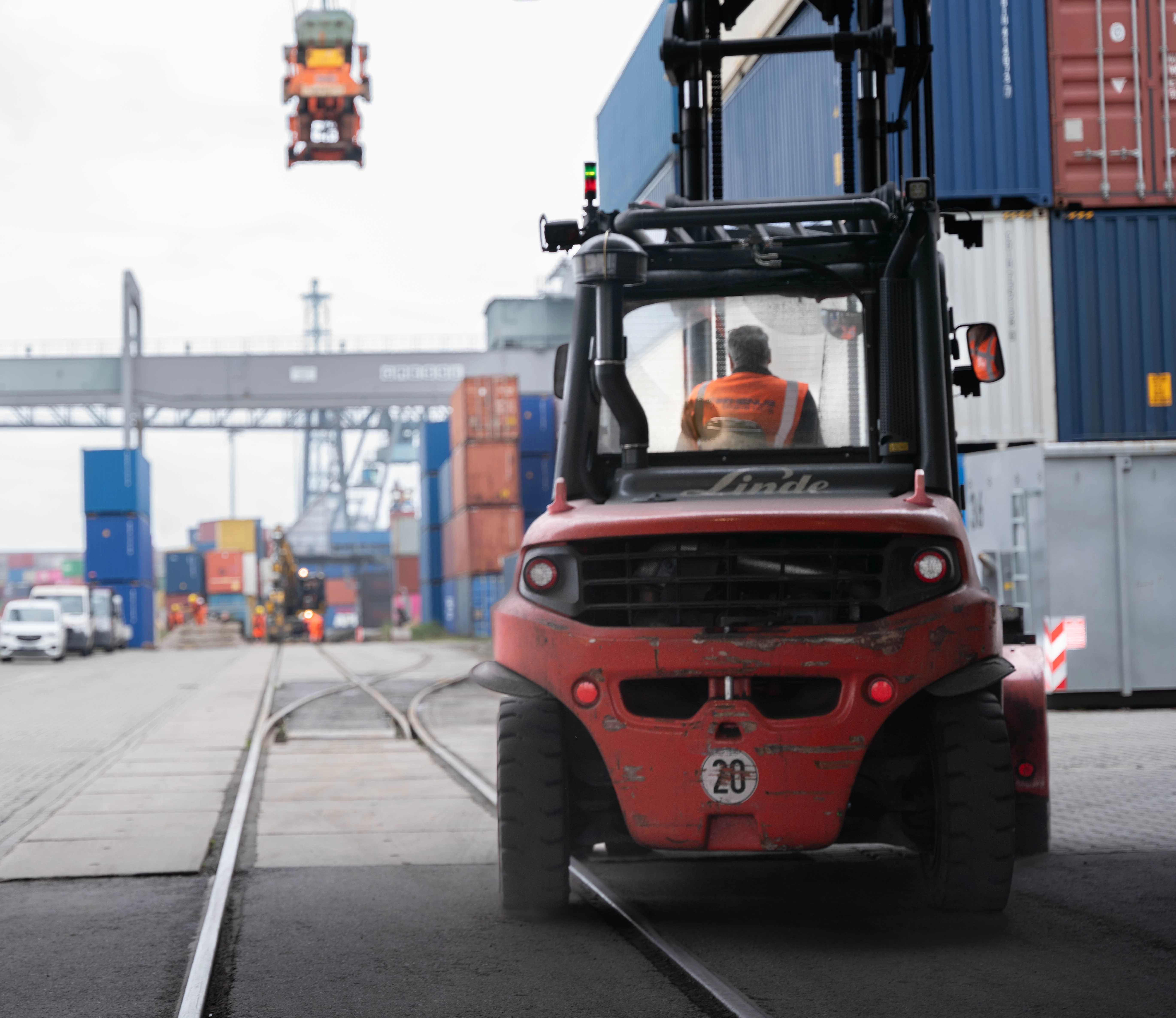 Pre- carriage and on-carriage - a holistic logistics solution | Rhenus
