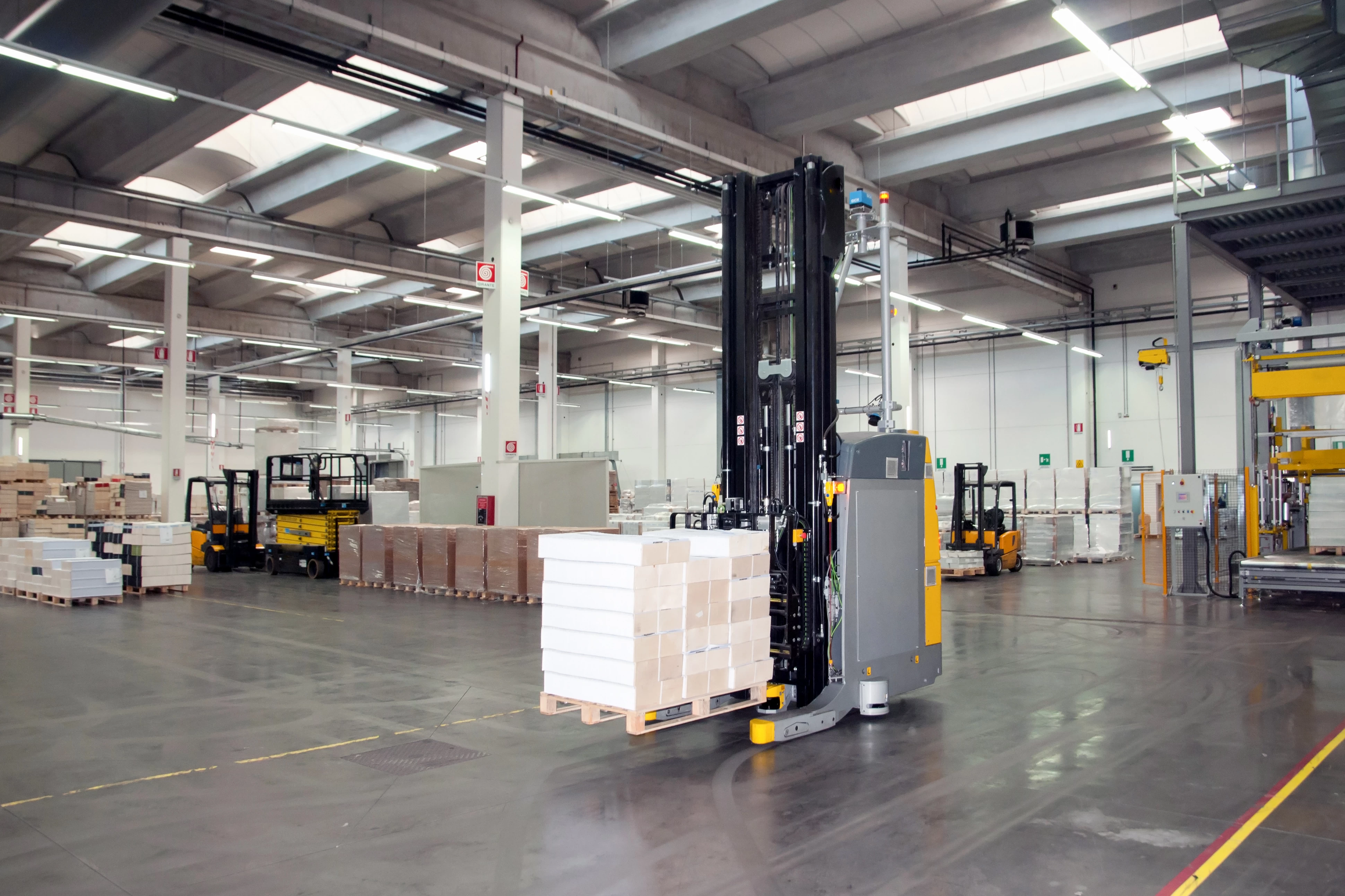 Paper logistics from warehousing to transportation | Rhenus