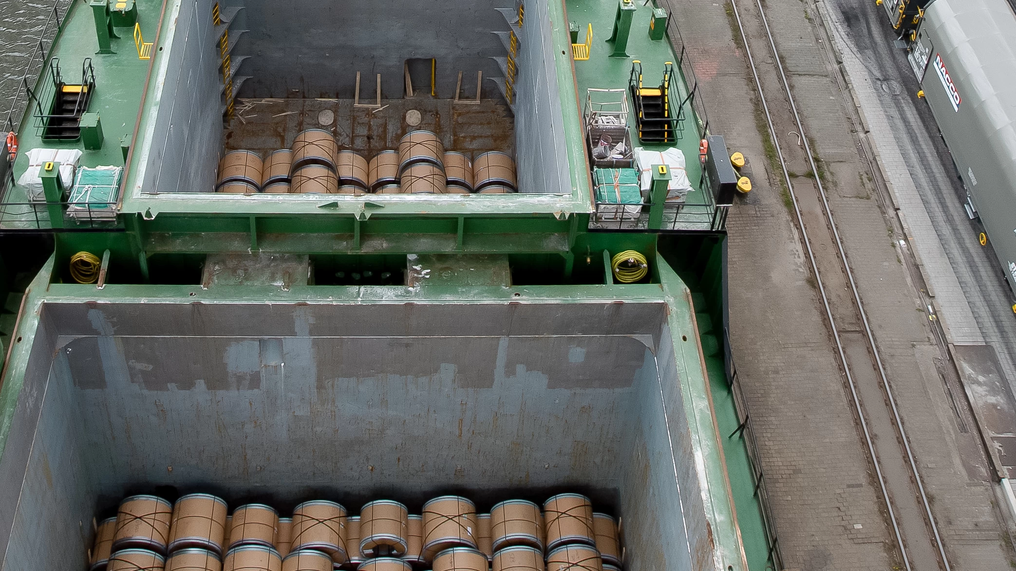 Steel transport and metal logistics – transport solutions | Rhenus