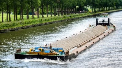 Inland waterway transport - logistics by sea, river & canal | Rhenus