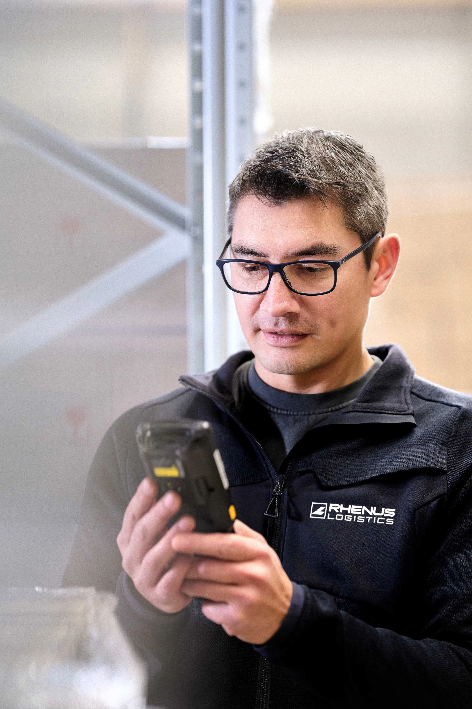 Warehousing services - flexible & tailored solutions | Rhenus