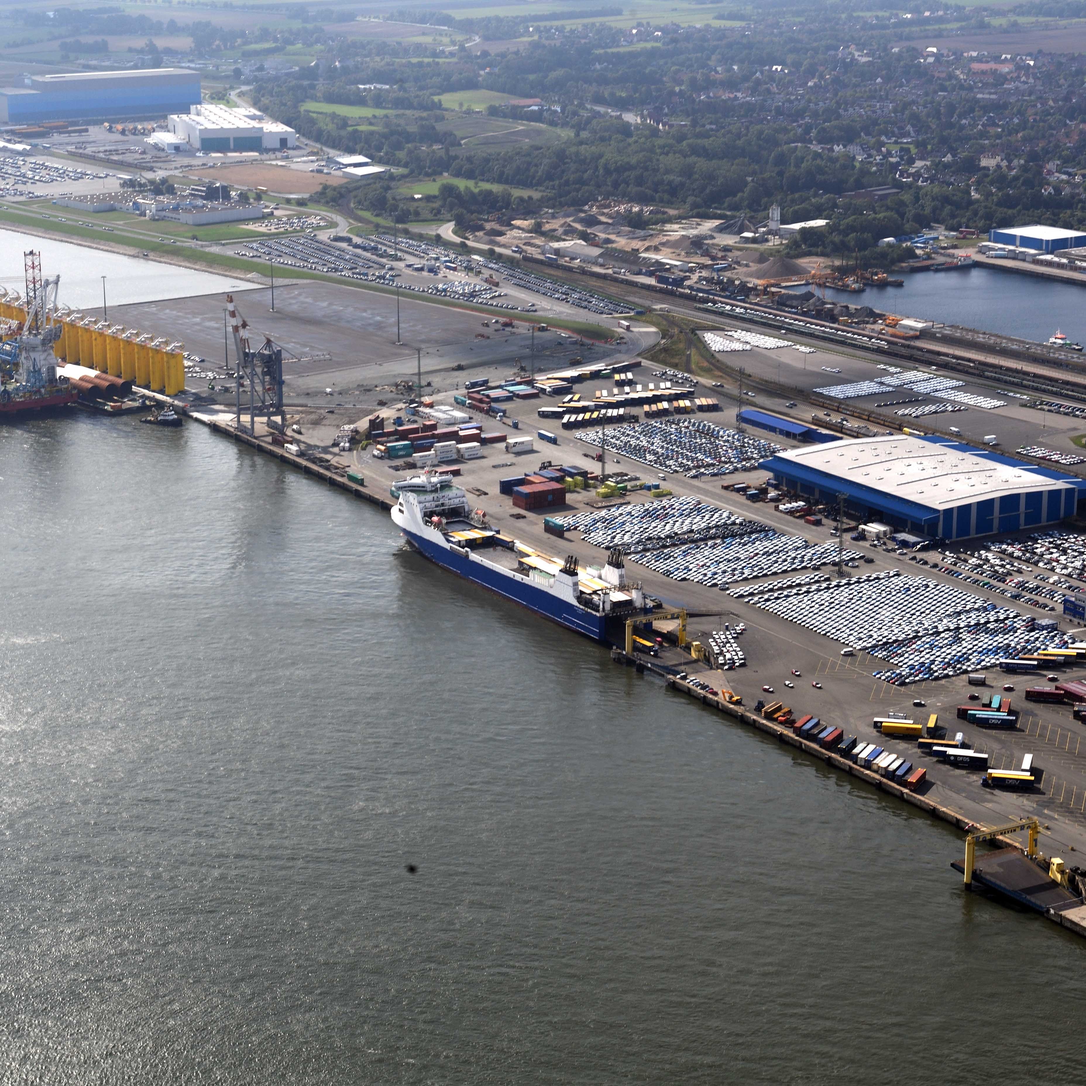 Hafenlogistik - Port Logistics | RHENUS Group