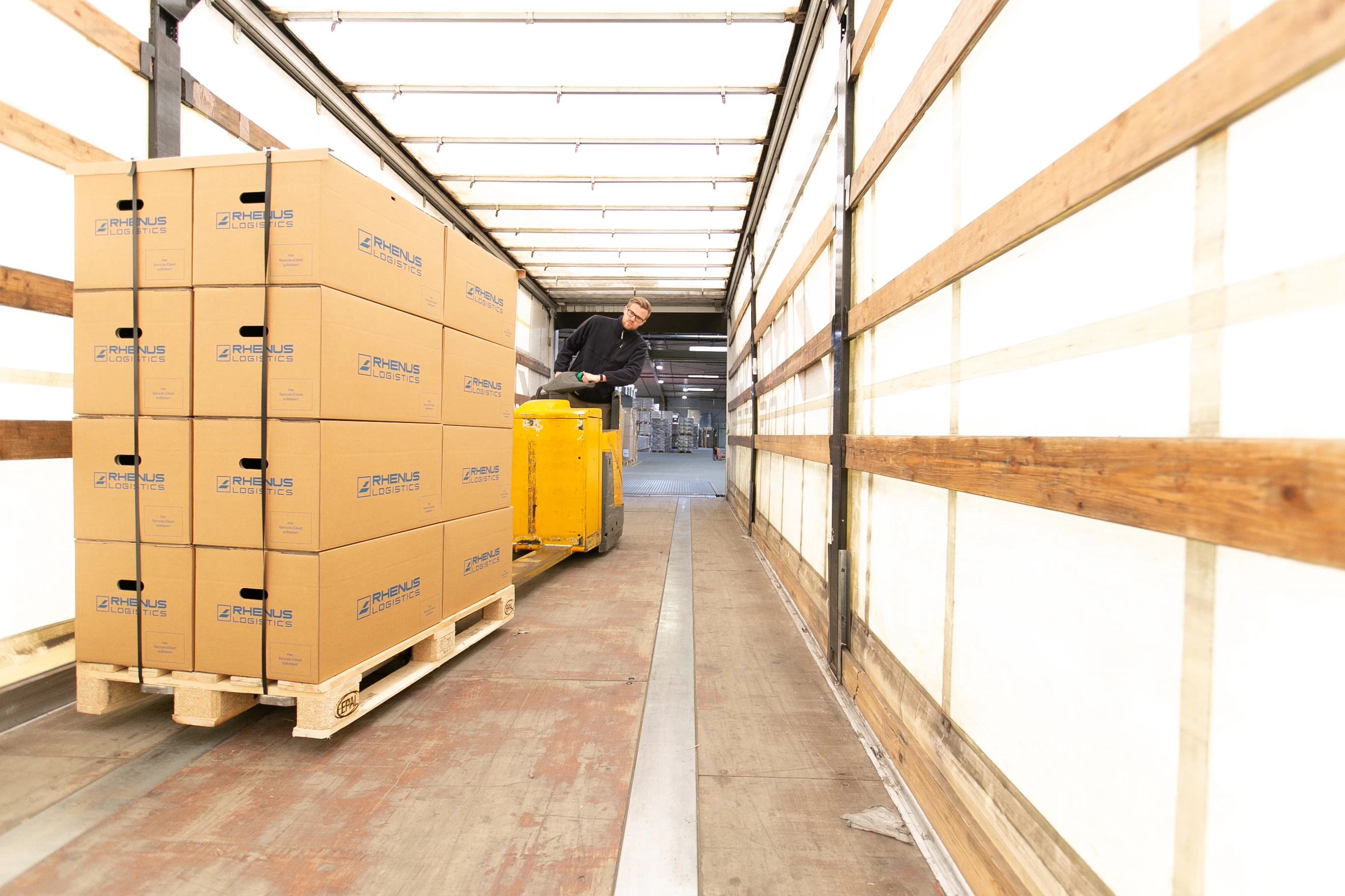 Road Freight - Reliable Ground Transportation Solutions | RHENUS Group ...