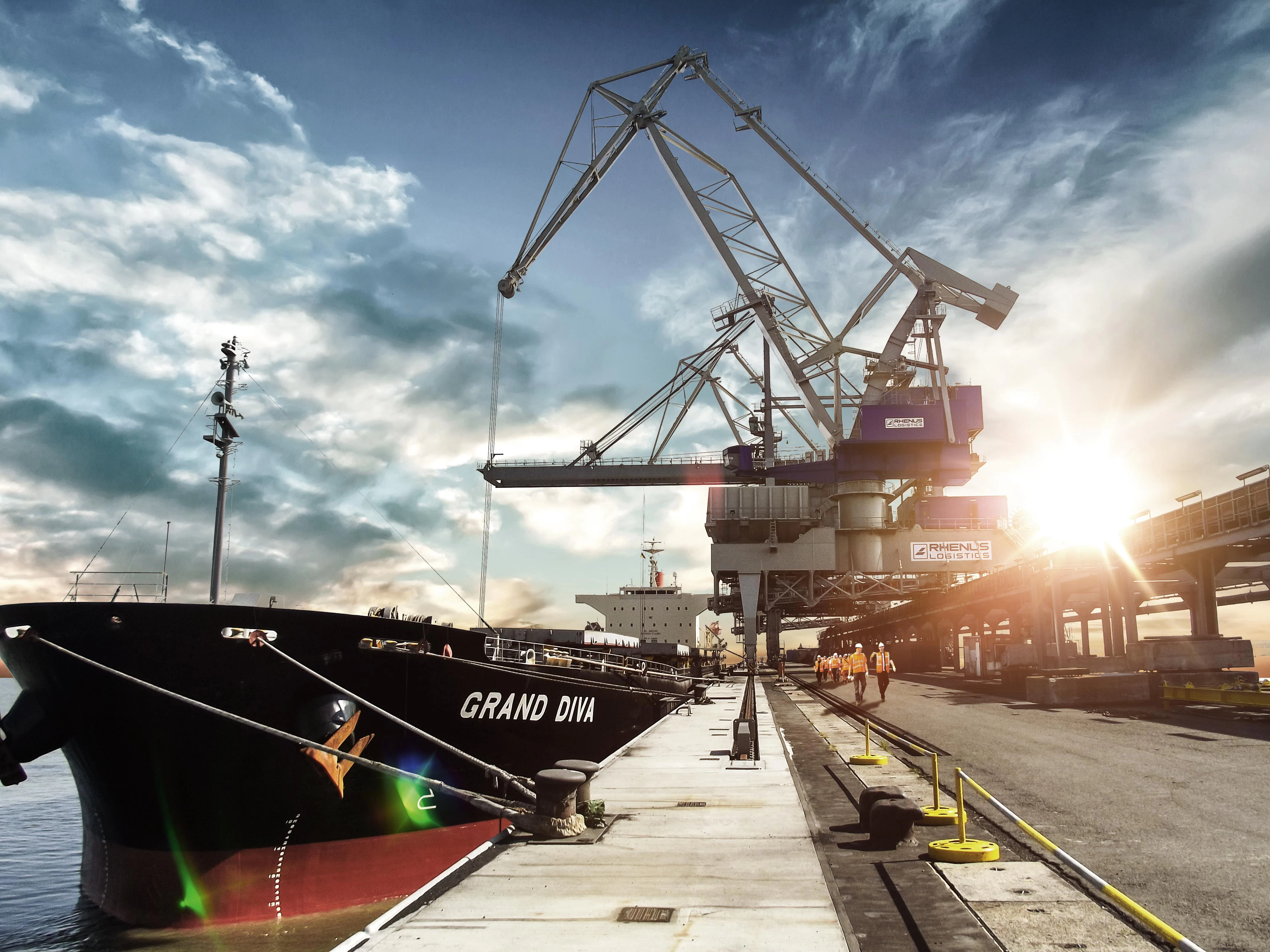 Global logistics service provider for holistic solutions | Rhenus