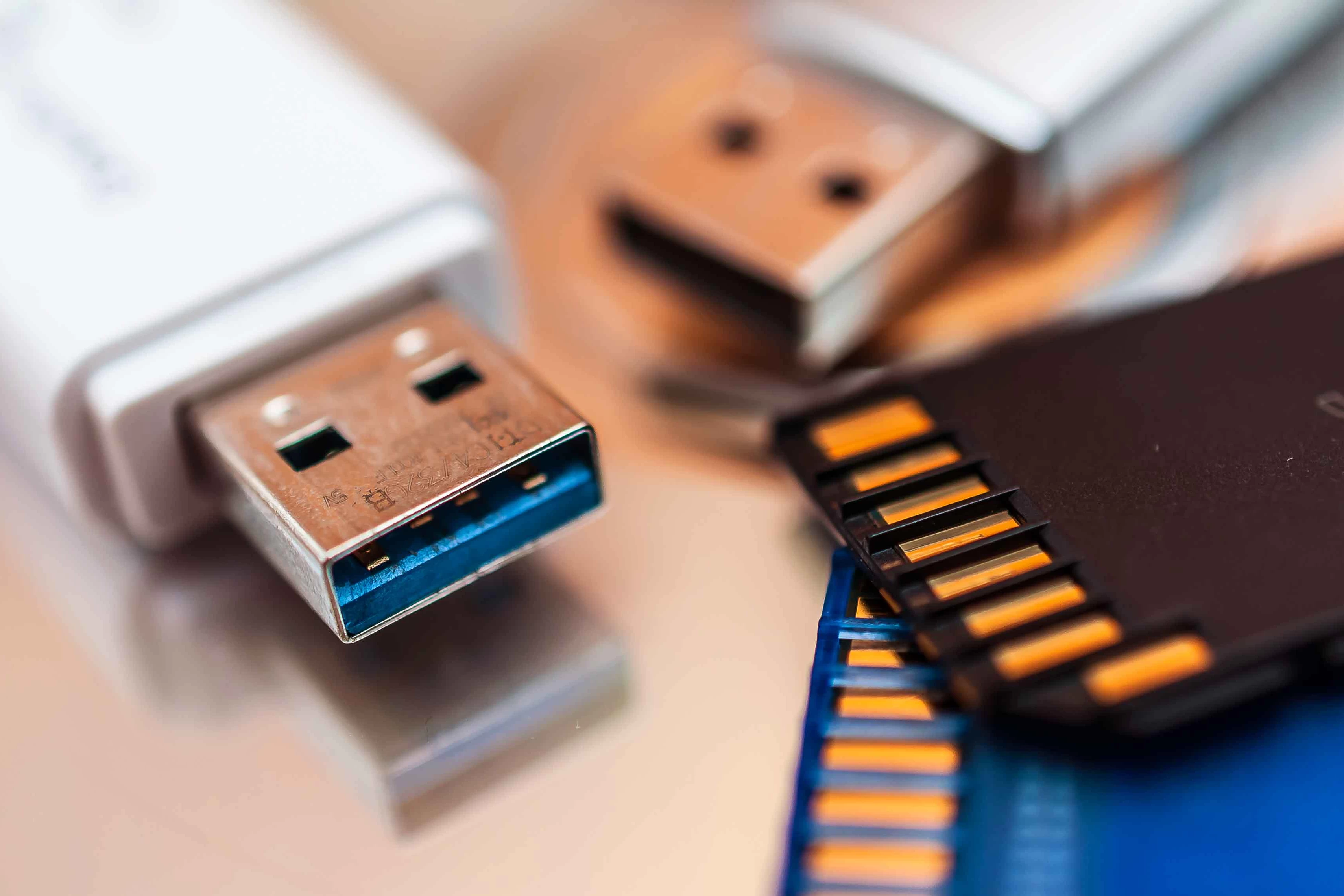 Datadragers veilig vernietigen | Dockx Rhenus Archisafe