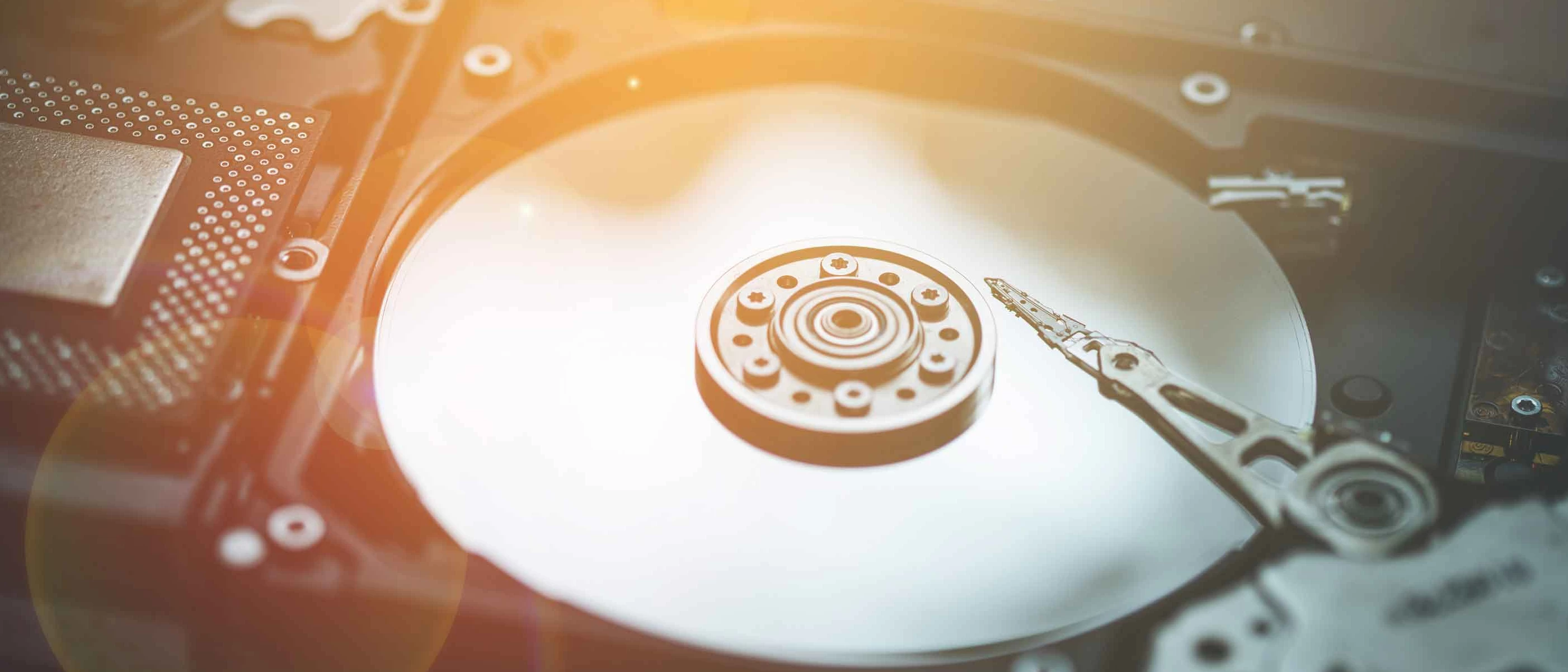 Vernietiging van alle soorten data op uw locatie | Dockx Rhenus Archisafe