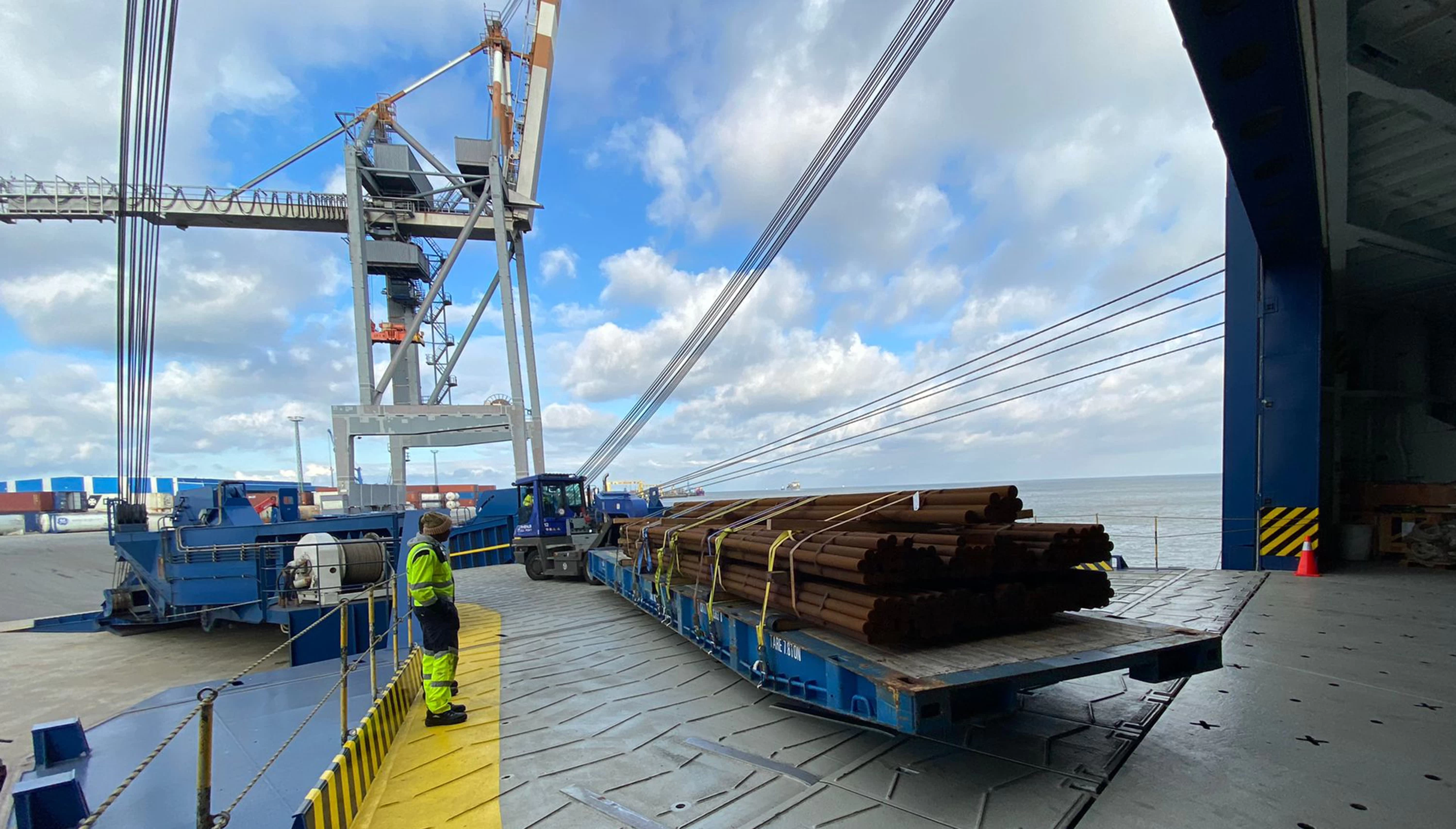 Logistics for Paper, steel and forest products with Cuxport