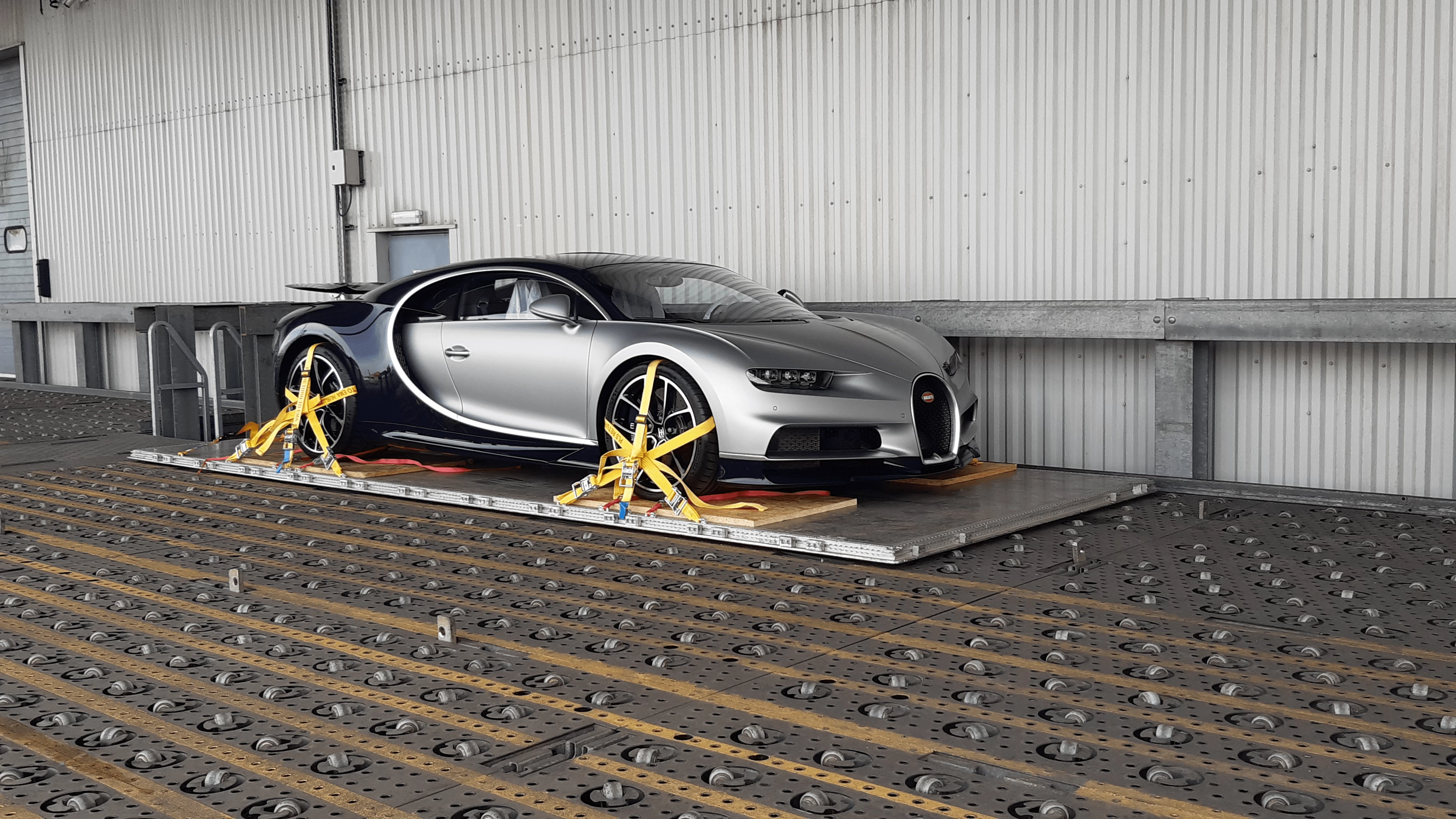 Global transport for high value vehicles | Rhenus UK