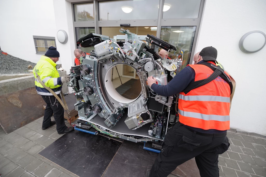 Medical Equipment Movers- Rhenus High Tech UK